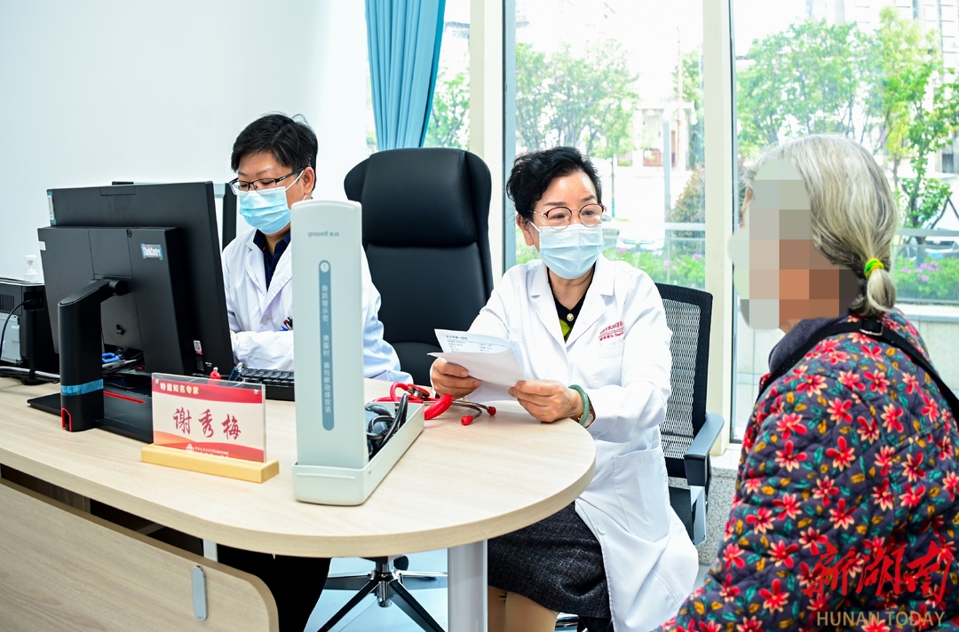 来了一群名医，受到患者“追捧”——直击长沙市第一医院知名专家门诊现场 - 长沙 - 新湖南